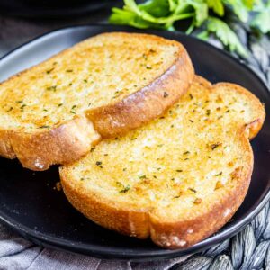 Texas Toast Garlic Bread Recipe - Home. Made. Interest.